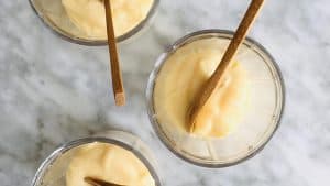 Zelf vanille vla maken met verse vanille en eidooiers